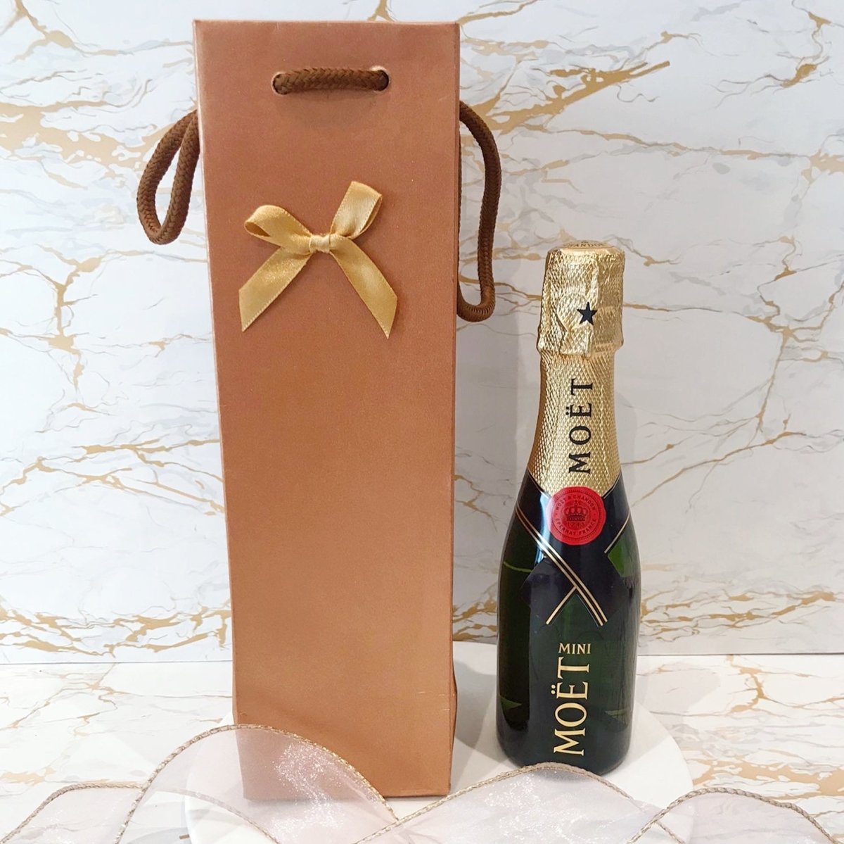 Mini Moet & Chandon Champagne - Brut Imperial 200ml (With Wine Bag, no ...